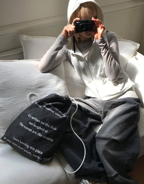 AAKE (アケ) - ストライプレタリングリュック / STRIPE LETTERING BACKPACK – einz.jp