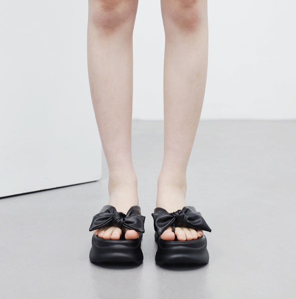NONCODE(ノンコード) - フォーミリボンレザープラットフォームサンダル / Formi Ribbon Leather Platform Slippers – einz.jp