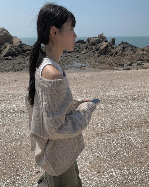 Anyone more (エニワンモア) - モラケーブルロングVニット / Mora cable long V knit – einz.jp